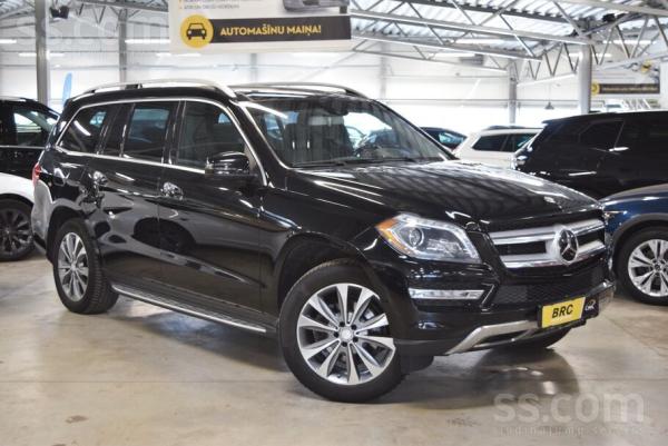Melns Mercedes-Benz GL 350 2014 Rīga, ar dzinēja tilpumu 3.00 L un nobraukumu 106 tūkst. km par 18000 €, foto 1 vietnē AUTOMOTO.COM.LV