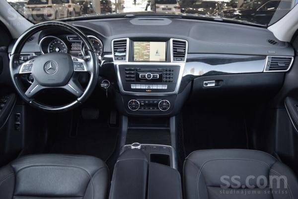 Melns Mercedes-Benz GL 350 2014 Rīga, ar dzinēja tilpumu 3.00 L un nobraukumu 106 tūkst. km par 18000 €, foto 4 vietnē AUTOMOTO.COM.LV