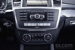 Melns Mercedes-Benz GL 350 2014 Rīga, ar dzinēja tilpumu 3.00 L un nobraukumu 106 tūkst. km par 18000 €, foto 7 vietnē AUTOMOTO.COM.LV