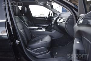 Melns Mercedes-Benz GL 350 2014 Rīga, ar dzinēja tilpumu 3.00 L un nobraukumu 106 tūkst. km par 18000 €, foto 13 vietnē AUTOMOTO.COM.LV