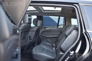 Melns Mercedes-Benz GL 350 2014 Rīga, ar dzinēja tilpumu 3.00 L un nobraukumu 106 tūkst. km par 18000 €, foto 15 vietnē AUTOMOTO.COM.LV