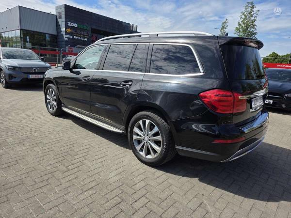 Melns Mercedes-Benz GL 350 2014 Viļņa, ar dzinēja tilpumu 2.99 L un nobraukumu 170 tūkst. km par 17900 €, foto 5 vietnē AUTOMOTO.COM.LV