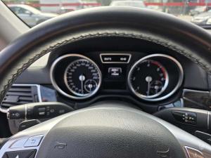 Black Mercedes-Benz GL 350 2014 in Vilnius, with an engine capacity of 2.99 L and mileage of 170 thousand km for 17900 €, photo 23 on AUTOMOTO.COM.LV