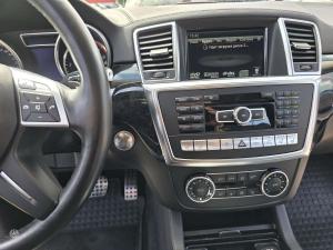 Black Mercedes-Benz GL 350 2014 in Vilnius, with an engine capacity of 2.99 L and mileage of 170 thousand km for 17900 €, photo 24 on AUTOMOTO.COM.LV