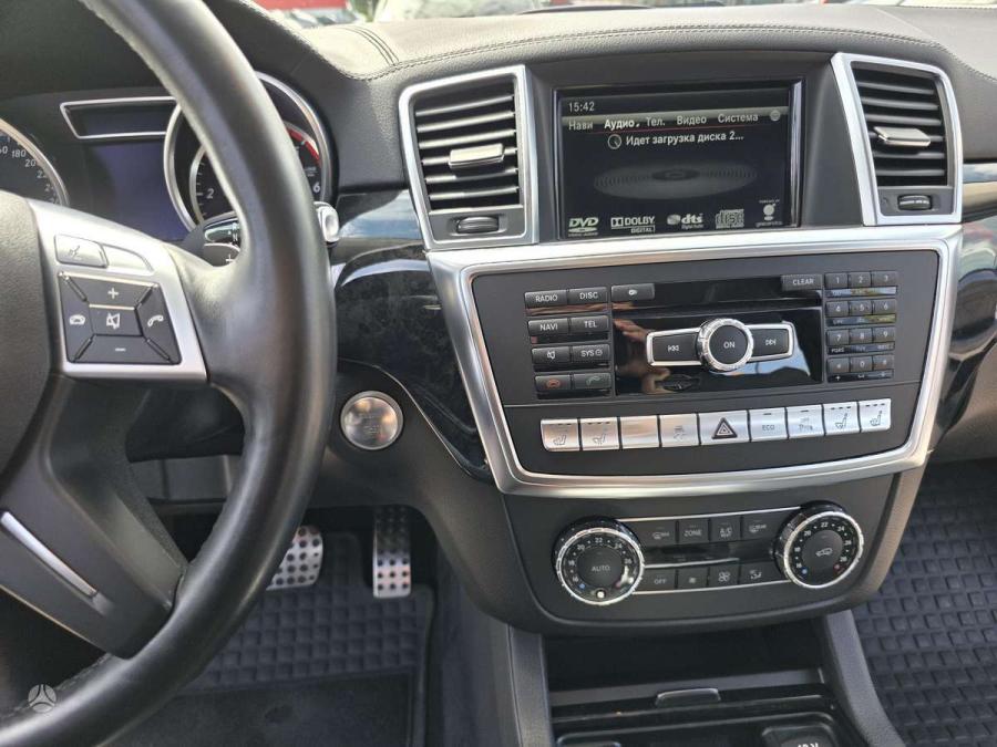 Black Mercedes-Benz GL 350 2014 in Vilnius, with an engine capacity of 2.99 L and mileage of 170 thousand km for 17900 €, photo 24 on AUTOMOTO.COM.LV