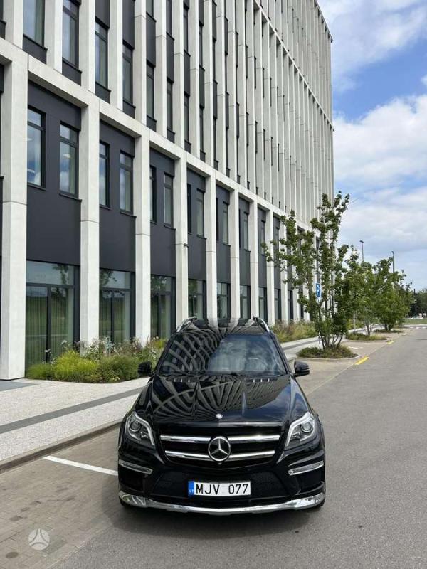 Black Mercedes-Benz GL 350 2014 in Vilnius, with an engine capacity of 2.99 L and mileage of 297 thousand km for 20200 €, photo 2 on AUTOMOTO.COM.LV