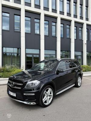 Black Mercedes-Benz GL 350 2014 in Vilnius, with an engine capacity of 2.99 L and mileage of 297 thousand km for 20200 €, photo 4 on AUTOMOTO.COM.LV