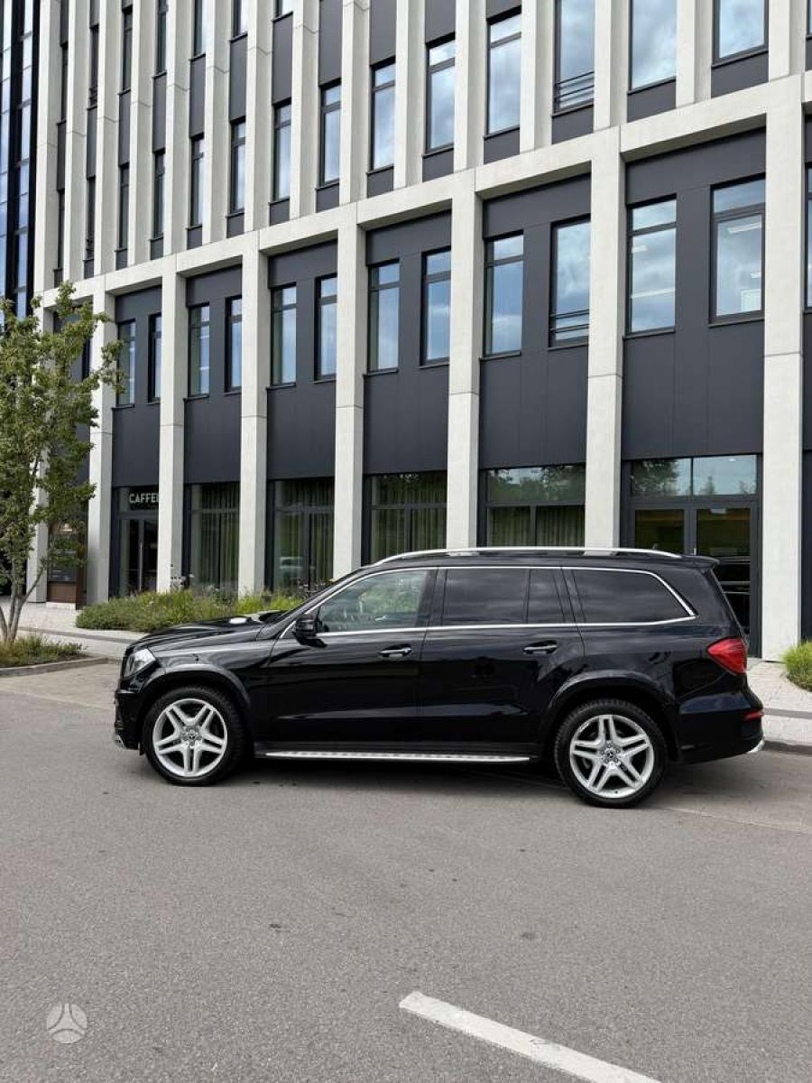 Black Mercedes-Benz GL 350 2014 in Vilnius, with an engine capacity of 2.99 L and mileage of 297 thousand km for 20200 €, photo 5 on AUTOMOTO.COM.LV