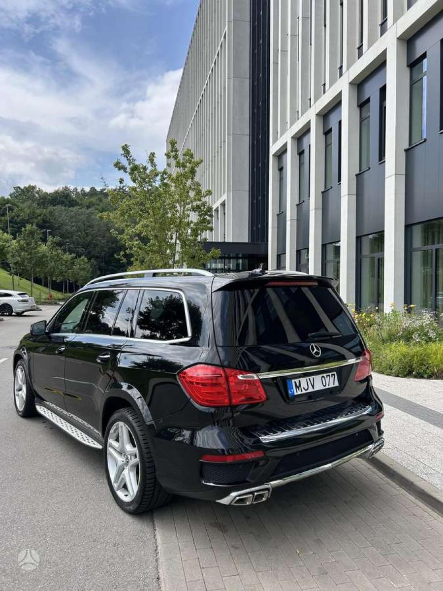 Black Mercedes-Benz GL 350 2014 in Vilnius, with an engine capacity of 2.99 L and mileage of 297 thousand km for 20200 €, photo 6 on AUTOMOTO.COM.LV