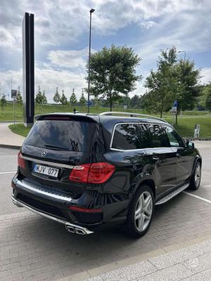 Black Mercedes-Benz GL 350 2014 in Vilnius, with an engine capacity of 2.99 L and mileage of 297 thousand km for 20200 €, photo 8 on AUTOMOTO.COM.LV