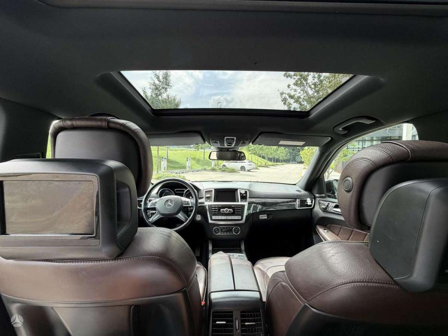 Black Mercedes-Benz GL 350 2014 in Vilnius, with an engine capacity of 2.99 L and mileage of 297 thousand km for 20200 €, photo 11 on AUTOMOTO.COM.LV
