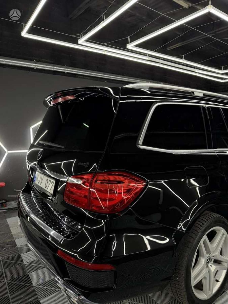 Black Mercedes-Benz GL 350 2014 in Vilnius, with an engine capacity of 2.99 L and mileage of 297 thousand km for 20200 €, photo 22 on AUTOMOTO.COM.LV
