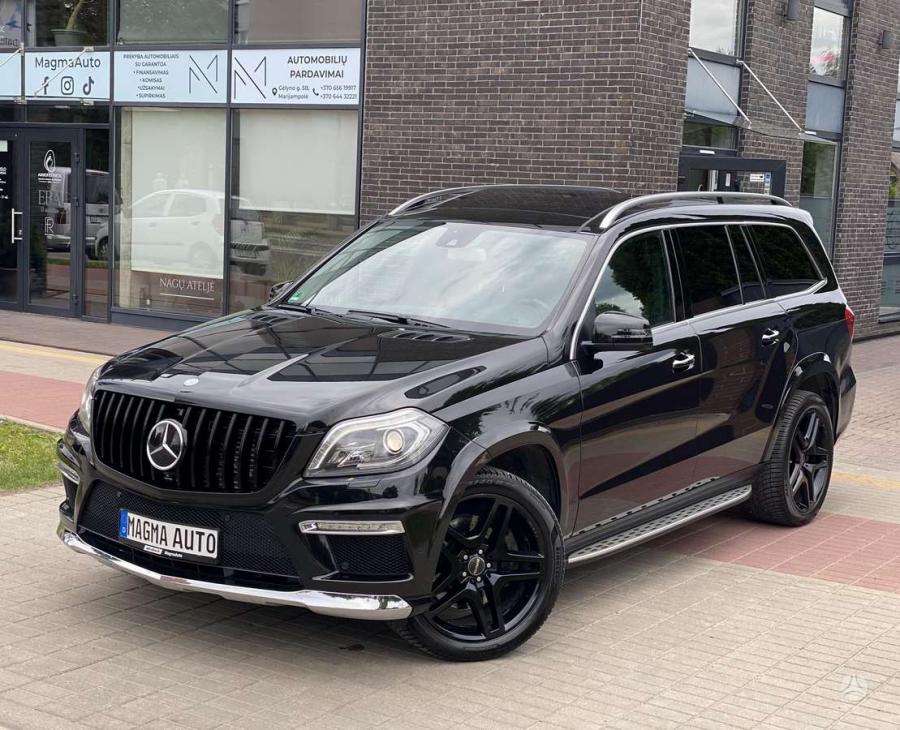 Black Mercedes-Benz GL 350 2014 in Marijampole, with an engine capacity of 2.99 L and mileage of 328 thousand km for 22450 €, photo 1 on AUTOMOTO.COM.LV