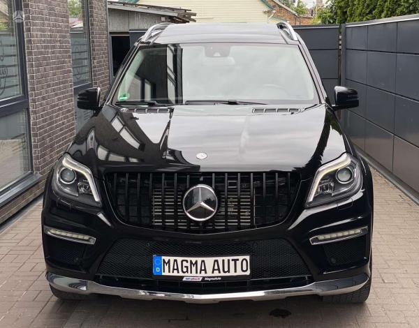 Black Mercedes-Benz GL 350 2014 in Marijampole, with an engine capacity of 2.99 L and mileage of 328 thousand km for 22450 €, photo 3 on AUTOMOTO.COM.LV