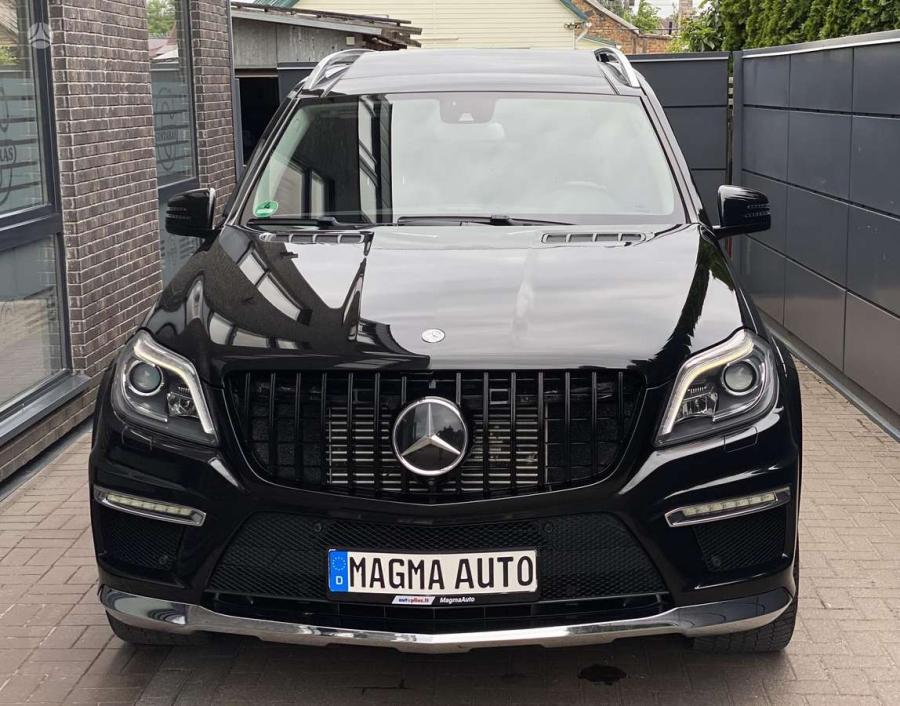 Black Mercedes-Benz GL 350 2014 in Marijampole, with an engine capacity of 2.99 L and mileage of 328 thousand km for 22450 €, photo 4 on AUTOMOTO.COM.LV