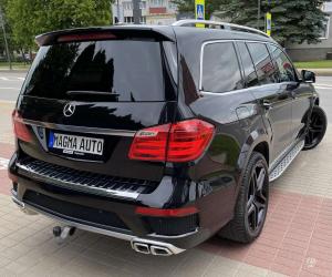 Black Mercedes-Benz GL 350 2014 in Marijampole, with an engine capacity of 2.99 L and mileage of 328 thousand km for 22450 €, photo 5 on AUTOMOTO.COM.LV