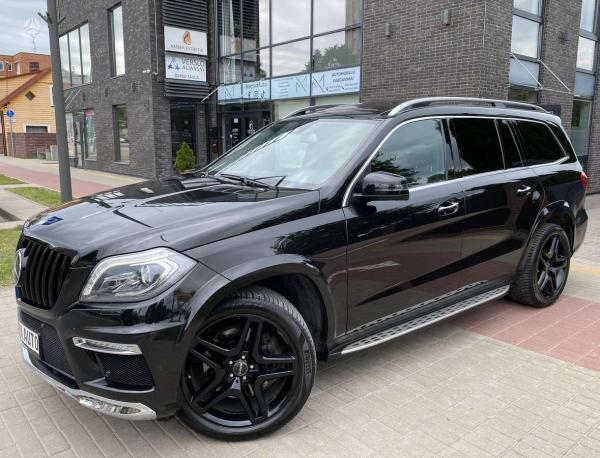 Black Mercedes-Benz GL 350 2014 in Marijampole, with an engine capacity of 2.99 L and mileage of 328 thousand km for 22450 €, photo 10 on AUTOMOTO.COM.LV