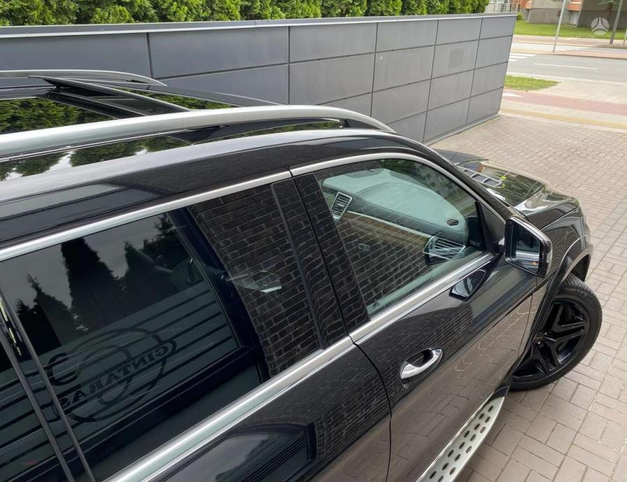 Black Mercedes-Benz GL 350 2014 in Marijampole, with an engine capacity of 2.99 L and mileage of 328 thousand km for 22450 €, photo 19 on AUTOMOTO.COM.LV