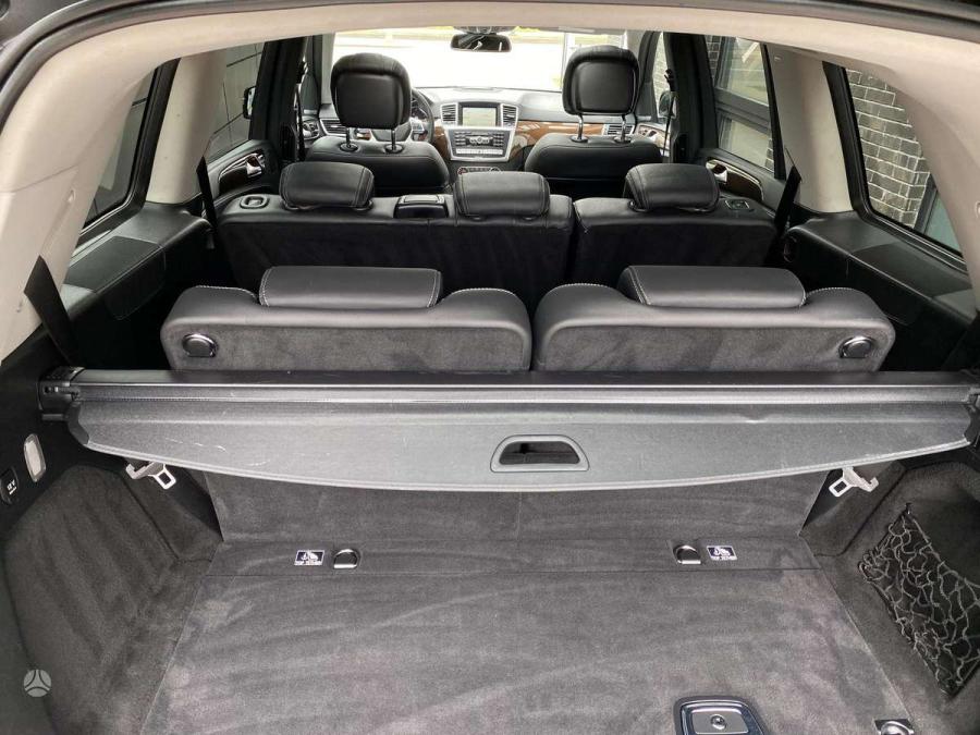 Black Mercedes-Benz GL 350 2014 in Marijampole, with an engine capacity of 2.99 L and mileage of 328 thousand km for 22450 €, photo 22 on AUTOMOTO.COM.LV