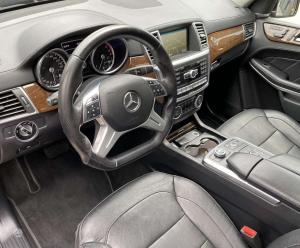 Black Mercedes-Benz GL 350 2014 in Marijampole, with an engine capacity of 2.99 L and mileage of 328 thousand km for 22450 €, photo 27 on AUTOMOTO.COM.LV
