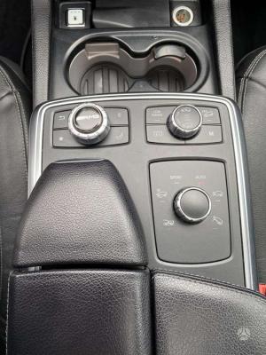 Black Mercedes-Benz GL 350 2014 in Marijampole, with an engine capacity of 2.99 L and mileage of 328 thousand km for 22450 €, photo 36 on AUTOMOTO.COM.LV
