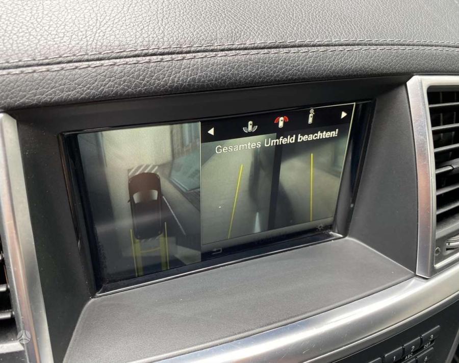 Black Mercedes-Benz GL 350 2014 in Marijampole, with an engine capacity of 2.99 L and mileage of 328 thousand km for 22450 €, photo 38 on AUTOMOTO.COM.LV