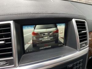 Black Mercedes-Benz GL 350 2014 in Marijampole, with an engine capacity of 2.99 L and mileage of 328 thousand km for 22450 €, photo 40 on AUTOMOTO.COM.LV