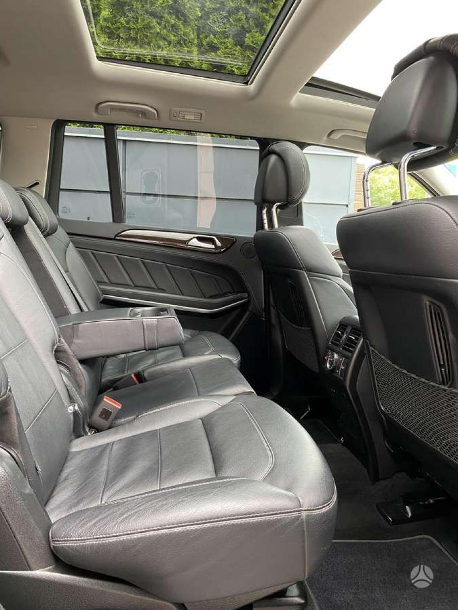Black Mercedes-Benz GL 350 2014 in Marijampole, with an engine capacity of 2.99 L and mileage of 328 thousand km for 22450 €, photo 44 on AUTOMOTO.COM.LV