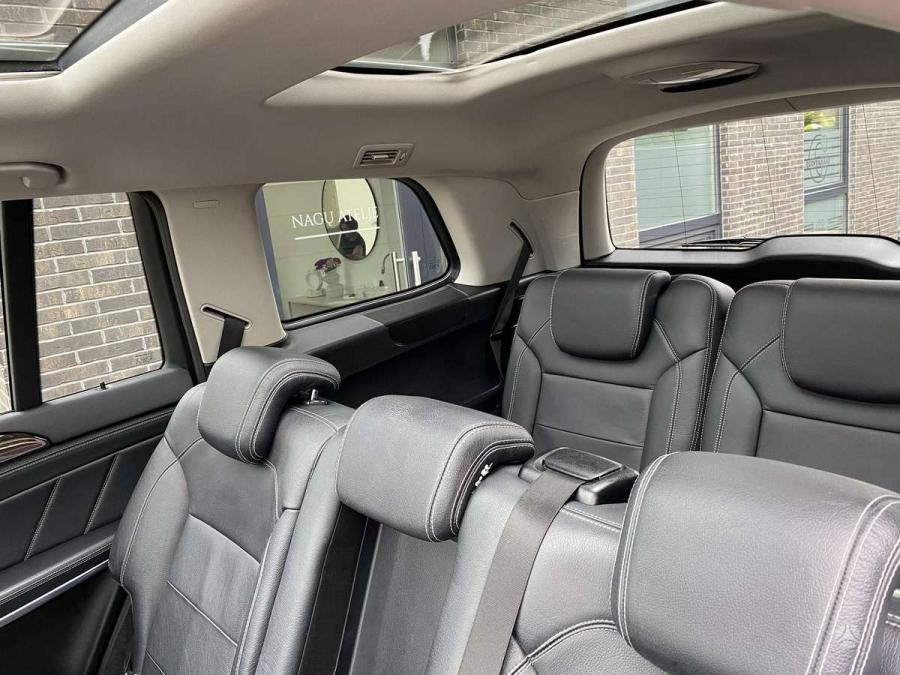 Black Mercedes-Benz GL 350 2014 in Marijampole, with an engine capacity of 2.99 L and mileage of 328 thousand km for 22450 €, photo 48 on AUTOMOTO.COM.LV
