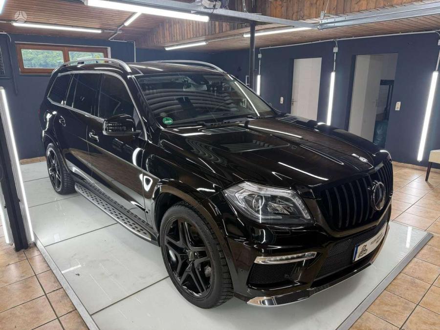 Black Mercedes-Benz GL 350 2014 in Marijampole, with an engine capacity of 2.99 L and mileage of 328 thousand km for 22450 €, photo 58 on AUTOMOTO.COM.LV