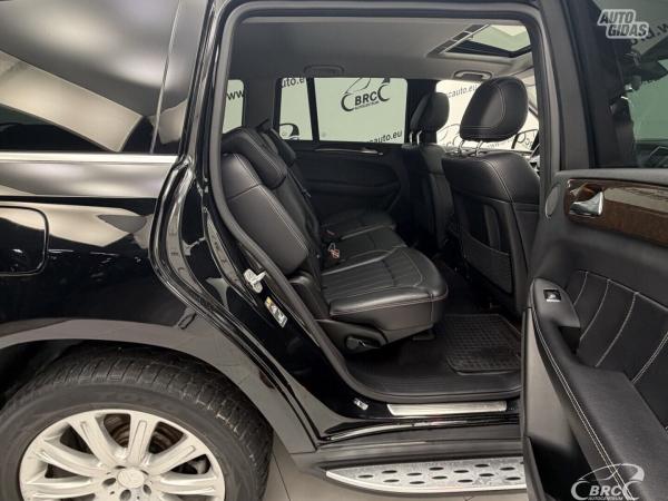 Black Mercedes-Benz GL 350 2015 in Avizieniai, with an engine capacity of 3.00 L and mileage of 215 thousand km for 18900 €, photo 10 on AUTOMOTO.COM.LV