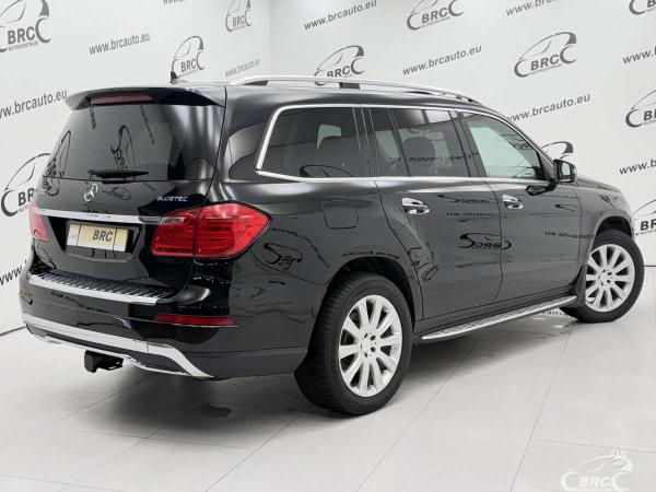 Melns Mercedes-Benz GL 350 2015 Viļņa, ar dzinēja tilpumu 2.99 L un nobraukumu 215 tūkst. km par 18900 €, foto 3 vietnē AUTOMOTO.COM.LV
