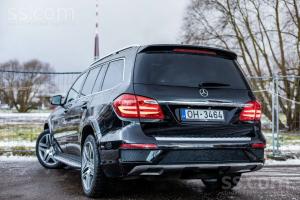 Melns Mercedes-Benz GL 350 2015 Rīga, ar dzinēja tilpumu 3.00 L un nobraukumu 280 tūkst. km par 25000 €, foto 6 vietnē AUTOMOTO.COM.LV