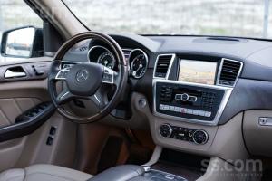 Melns Mercedes-Benz GL 350 2015 Rīga, ar dzinēja tilpumu 3.00 L un nobraukumu 280 tūkst. km par 25000 €, foto 30 vietnē AUTOMOTO.COM.LV