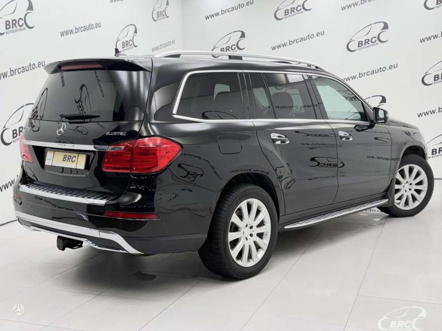 Melns Mercedes-Benz GL 350 2015 Viļņa, ar dzinēja tilpumu 2.99 L un nobraukumu 215 tūkst. km par 17900 €, foto 3 vietnē AUTOMOTO.COM.LV