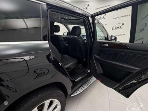 Melns Mercedes-Benz GL 350 2015 Viļņa, ar dzinēja tilpumu 2.99 L un nobraukumu 215 tūkst. km par 17900 €, foto 14 vietnē AUTOMOTO.COM.LV