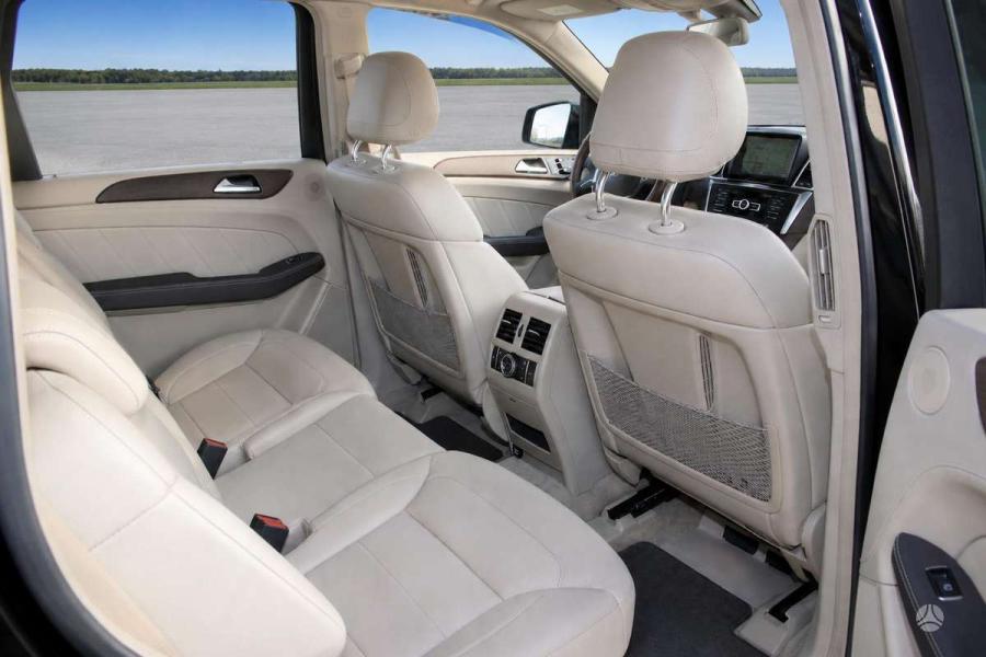 Melns Mercedes-Benz GL 350 2015 Klaipėda, ar dzinēja tilpumu 2.99 L un nobraukumu 170 tūkst. km par 24900 €, foto 6 vietnē AUTOMOTO.COM.LV