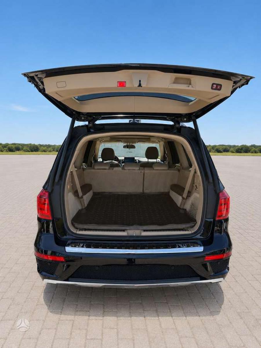 Melns Mercedes-Benz GL 350 2015 Klaipėda, ar dzinēja tilpumu 2.99 L un nobraukumu 170 tūkst. km par 24900 €, foto 7 vietnē AUTOMOTO.COM.LV