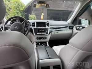 Melns Mercedes-Benz GL 350 2015 Aizkraukle, ar dzinēja tilpumu 3.00 L un nobraukumu 0 tūkst. km par 22700 €, foto 11 vietnē AUTOMOTO.COM.LV