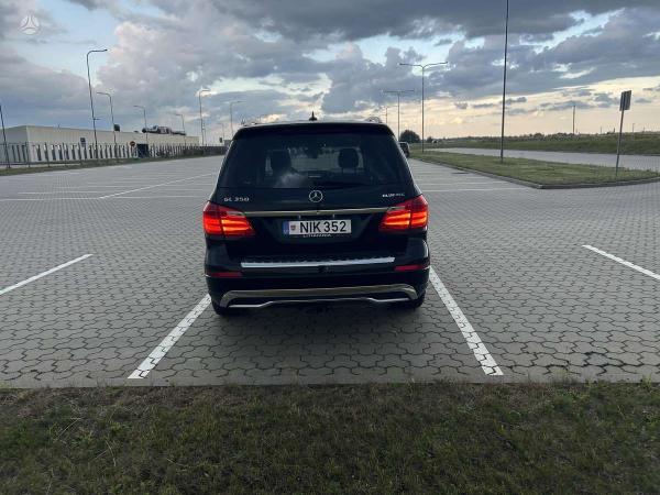 Mercedes-Benz GL 350 2015 Viļņa vietnē Melns Mercedes-Benz GL 350 2015 Viļņa, ar dzinēja tilpumu 2.99 L un nobraukumu 187 tūkst. km par 18999 €, foto 7 vietnē AUTOMOTO.COM.LV