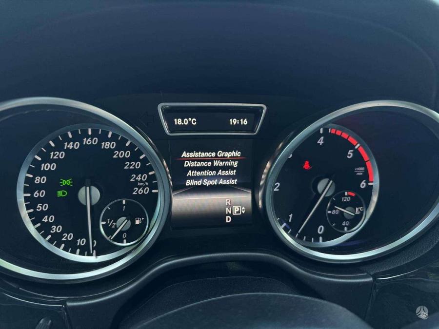Melns Mercedes-Benz GL 350 2015 Viļņa, ar dzinēja tilpumu 2.99 L un nobraukumu 180 tūkst. km par 19000 €, foto 29 vietnē AUTOMOTO.COM.LV