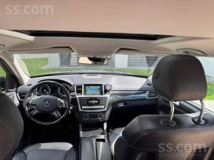 Melns Mercedes-Benz GL 350 2016 Rīga, ar dzinēja tilpumu 3.00 L un nobraukumu 162 tūkst. km par 20900 €, foto 6 vietnē AUTOMOTO.COM.LV