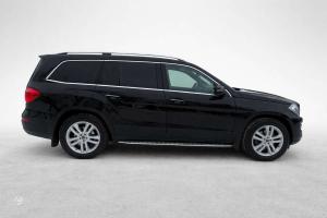 Melns Mercedes-Benz GL 350 2016 Kauņa, ar dzinēja tilpumu 2.99 L un nobraukumu 305 tūkst. km par 12500 €, foto 2 vietnē AUTOMOTO.COM.LV
