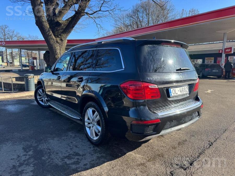 Melns Mercedes-Benz GL 350 2016 Rīga, ar dzinēja tilpumu 3.00 L un nobraukumu 218 tūkst. km par 21175 €, foto 4 vietnē AUTOMOTO.COM.LV