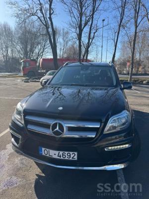 Melns Mercedes-Benz GL 350 2016 Rīga, ar dzinēja tilpumu 3.00 L un nobraukumu 218 tūkst. km par 21175 €, foto 6 vietnē AUTOMOTO.COM.LV