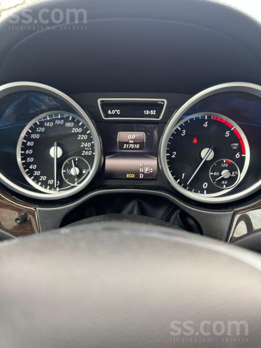 Melns Mercedes-Benz GL 350 2016 Rīga, ar dzinēja tilpumu 3.00 L un nobraukumu 218 tūkst. km par 21175 €, foto 8 vietnē AUTOMOTO.COM.LV