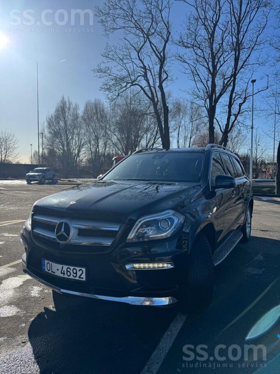Melns Mercedes-Benz GL 350 2016 Rīga, ar dzinēja tilpumu 3.00 L un nobraukumu 218 tūkst. km par 21175 €, foto 12 vietnē AUTOMOTO.COM.LV
