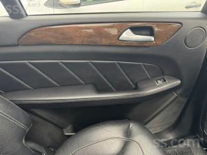 Melns Mercedes-Benz GL 350 2016 Rīga, ar dzinēja tilpumu 3.00 L un nobraukumu 218 tūkst. km par 21175 €, foto 16 vietnē AUTOMOTO.COM.LV
