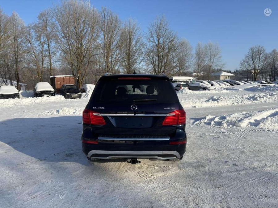 Zils Mercedes-Benz GL 350 2014 Šauļi, ar dzinēja tilpumu 2.99 L un nobraukumu 127 tūkst. km par 9850 €, foto 8 vietnē AUTOMOTO.COM.LV