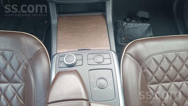 Zils Mercedes-Benz GL 350 2014 Rīga, ar dzinēja tilpumu 3.00 L un nobraukumu 304 tūkst. km par 16900 €, foto 10 vietnē AUTOMOTO.COM.LV